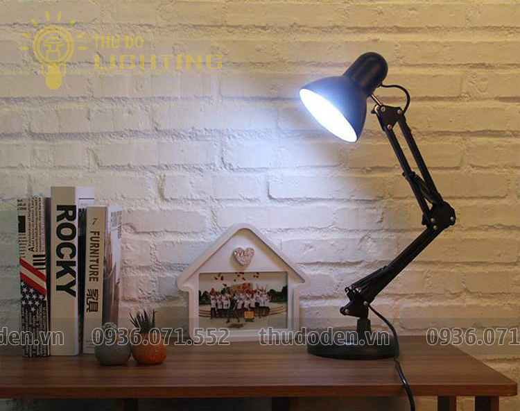 ĐÈN BÀN HỌC B168 ĐEN (Loại to)